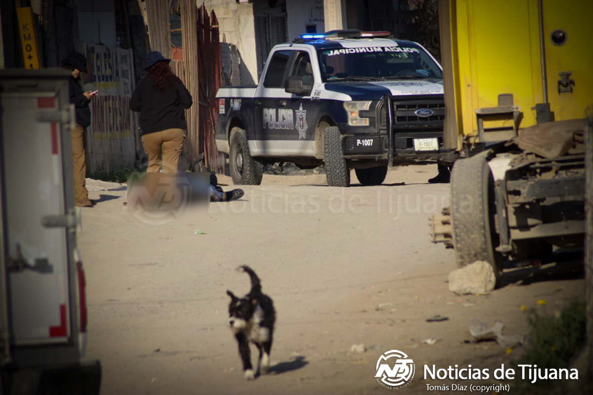 Localizan cuerpo encobijado junto a "narcomensaje" - NDT Noticias de ...