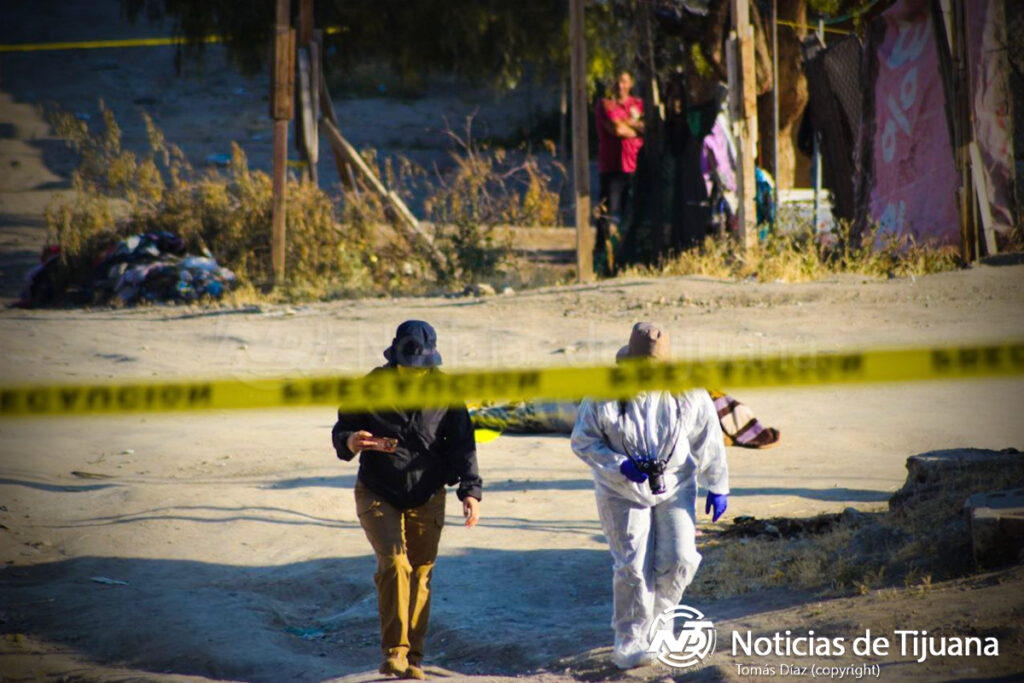 Localizan cuerpo encobijado junto a "narcomensaje" - NDT Noticias de ...